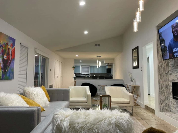 Luxury 3 Bedroom Home Minutes From Dfw And Dallas Love Field Airports - Irving