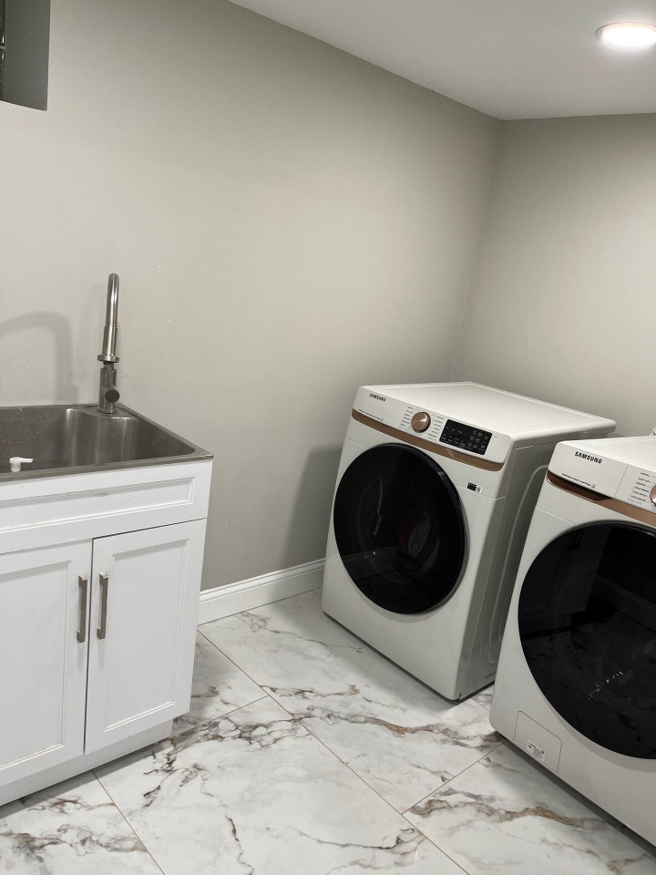 Basement W/private Entrance&sophisticated Comfort - Cincinnati