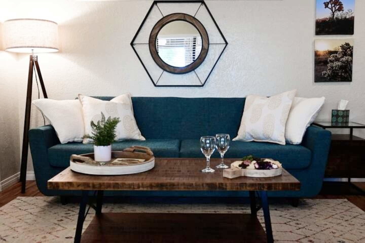 ⭐Mid-century Feelwifi⭐cal-king Bedlong Stays - Apple Valley, CA
