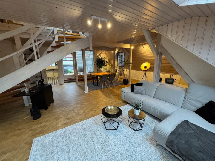 Moderne Und Helle Wohnung Im Loftstil Mit Empore - Worms