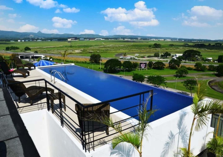 Perfectly Located 1 Bed Condo - Angeles