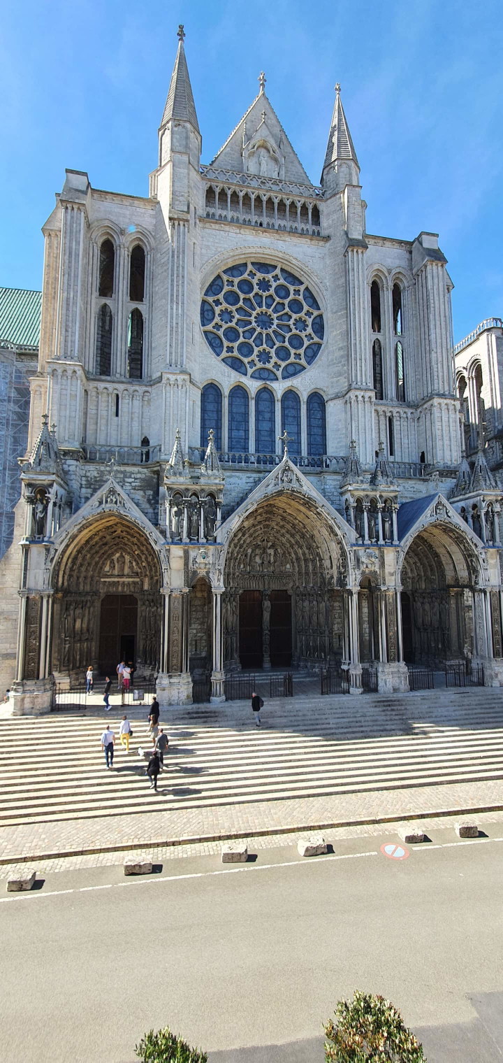 In Chartres, 2-bedroom Apartment Facing The Cathedral - Chartres