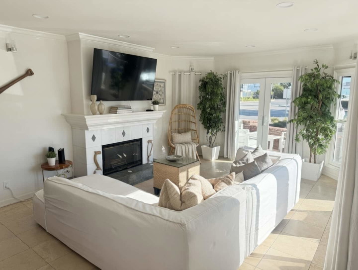 28th Street Perfect Location 3 Bedroom Rental - Newport Beach, CA