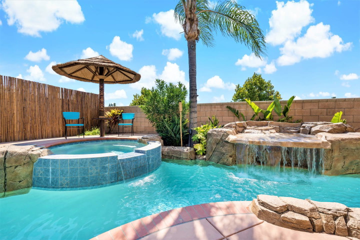Blue Lagoon Oasis - Close To Wineries - Fire Pit - Temecula, CA