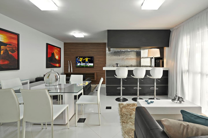 Luxo, Limpeza Diária,tvcabo,wi-fi,garagem,piscina. - Brasil