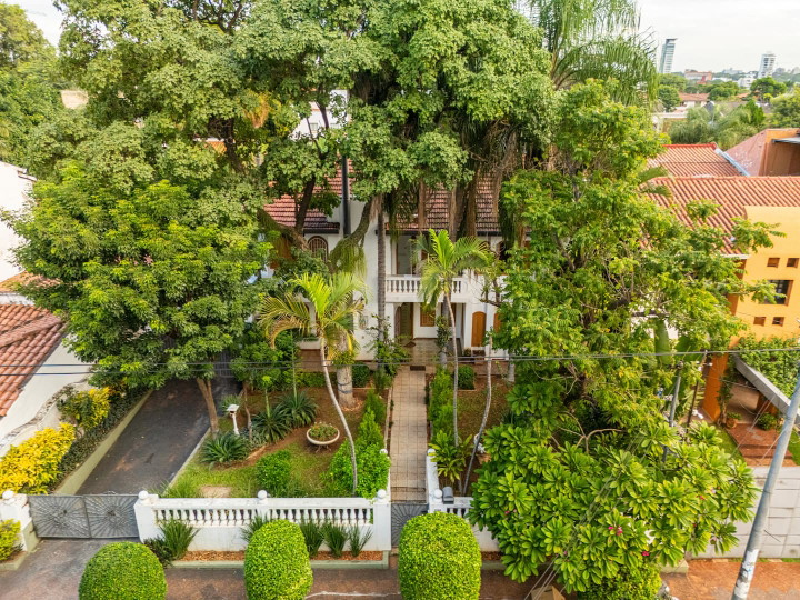 Maison Spacieuse Avec Piscine, 5 Salles De Bain Et 4 Chambres - Asuncion