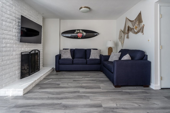 Modern Charm Balboa Beach House - Newport Beach, CA