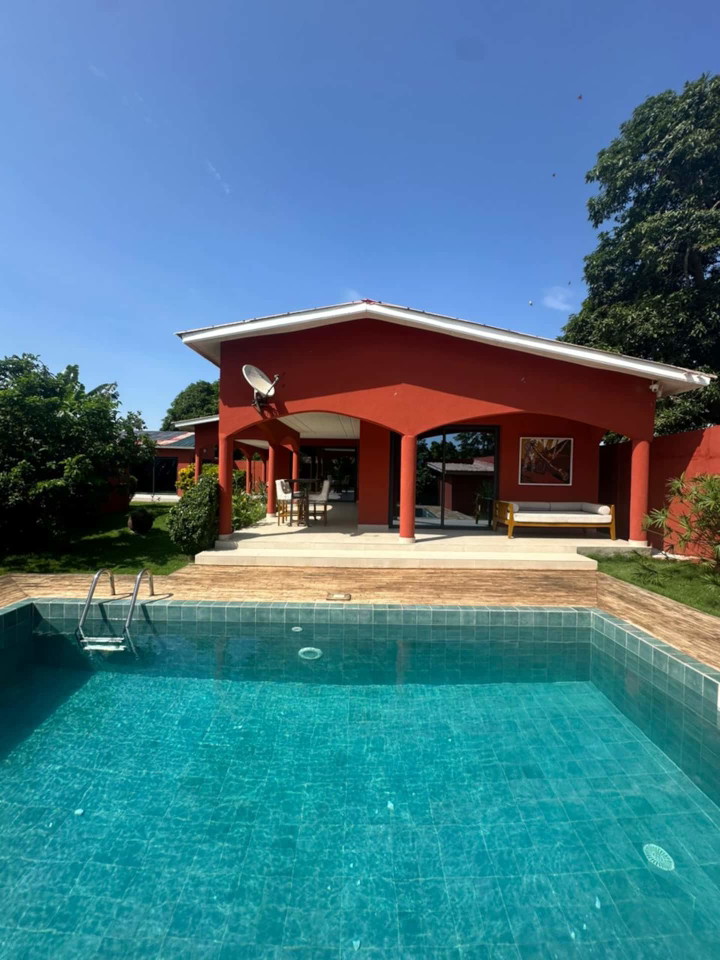 Modern Oasis In Historic Ouidah - Benín