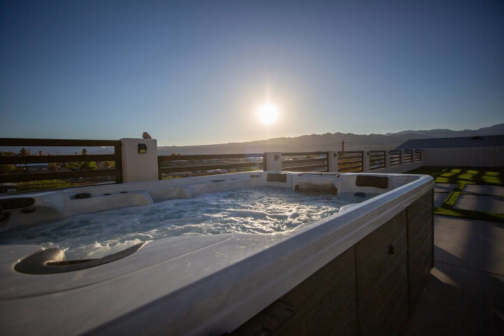 Sunsetter | Spa| Fire Pit| River| Casino Views! - Laughlin, NV