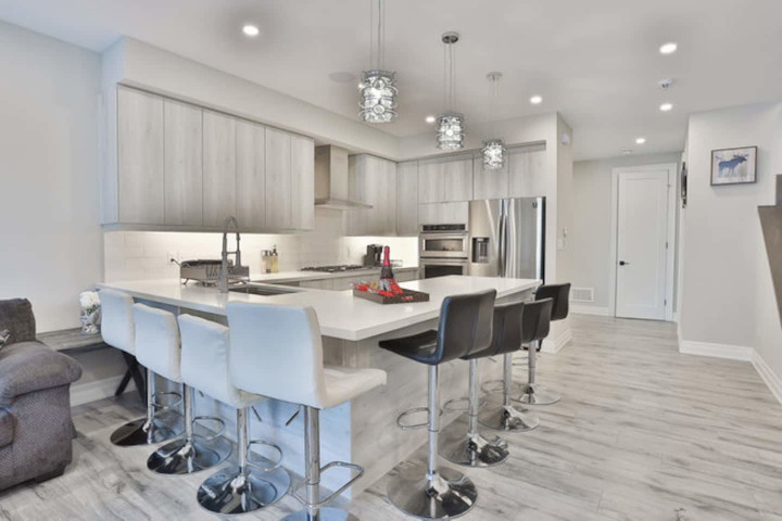 Luxury Custom Built Townhome Muskoka - Bracebridge