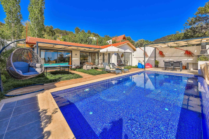 Villa Bahçe, Honeymoon Villa With Private Pool And Hot Tub - Kalkan