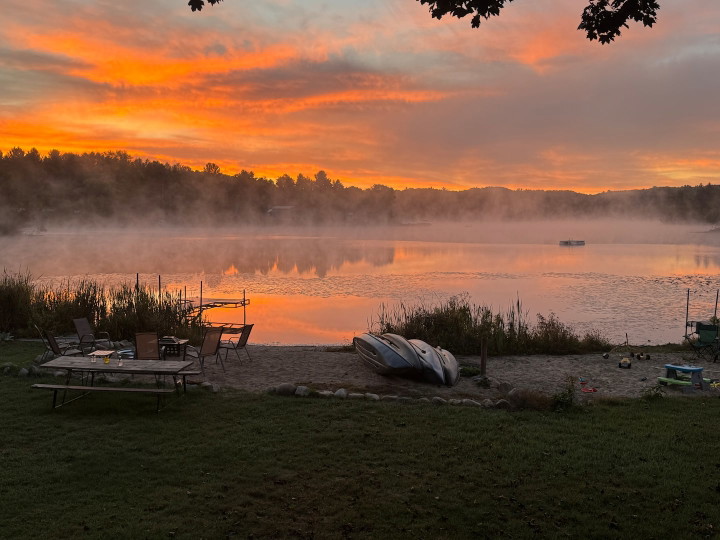 Lakeside Cottage- Waterfront, Paddle, Fish & Relax - Michigan