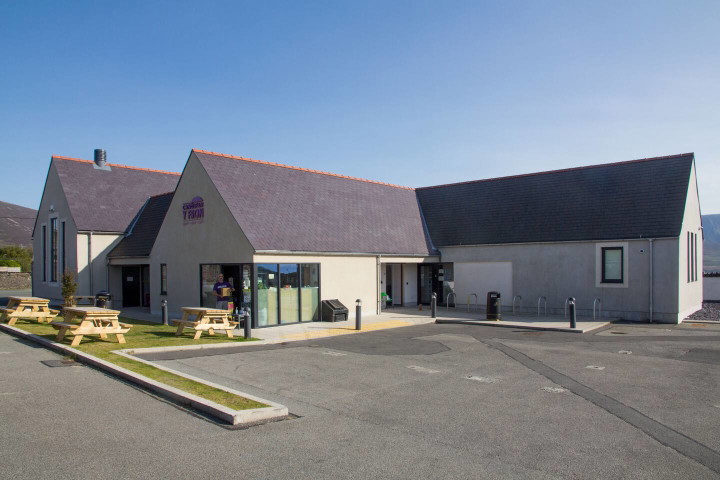 Whole Bunkhouse In Snowdonia Village, Sleeps 18 - Gwynedd