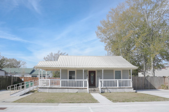 The Southern Porch Near Nola & Coast - Slidell, LA