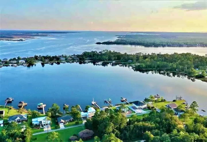 Blackwater Bay Bungalow - Milton, FL