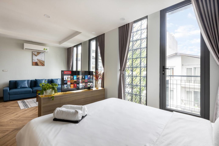 Private Studio @ King Bed Size @ Softly Mattress - China
