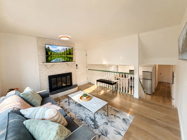 Bright & Central 2br Home In The City Core! *New* - Burnaby
