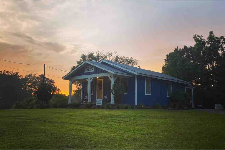 Little Blue House - Hgtv Home - Laurel, MS