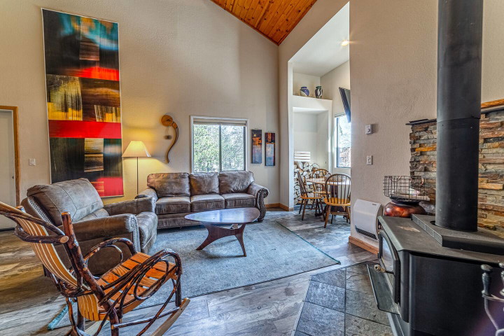 Nicely Updated Mammoth Creek Home W/ Views! - Mammoth Lakes, CA
