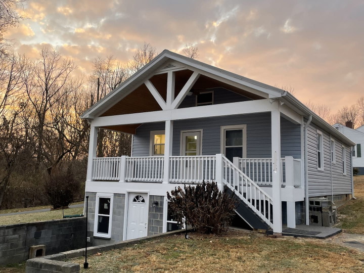 Cute Home On Downtown Greenway -
