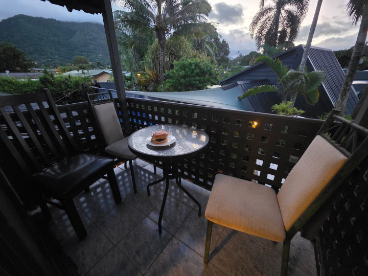 Private Tropical Loft With Mountain View Poolside. - Cairns