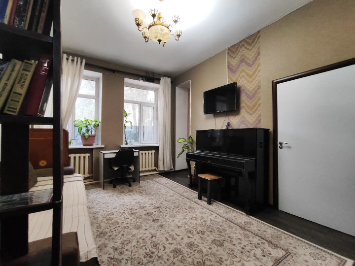 Apartment In Heart Of Bishkek In Modern Ussr Style - Bishkek