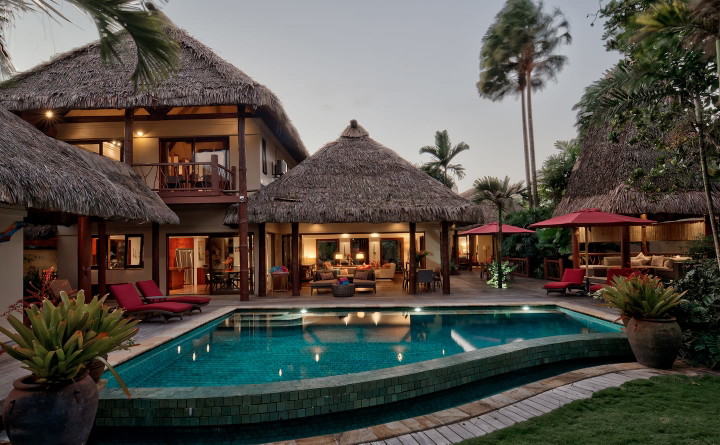 Villa Tinikatolu - Magnificent Beachfront 3 Br - Fiji