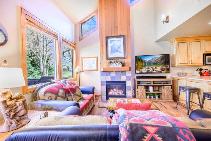 Walk To Skiing, Fireplace, 1 Min Walk To Bus Stop - Park City, UT