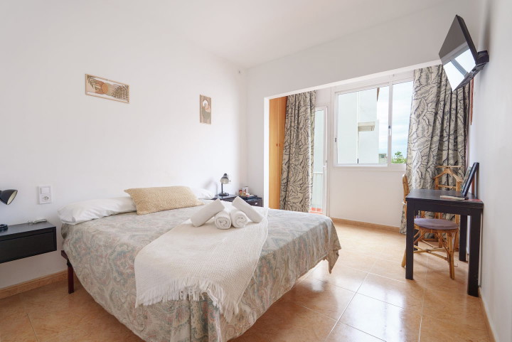 Spacious Double Room With Balcony - Sitges