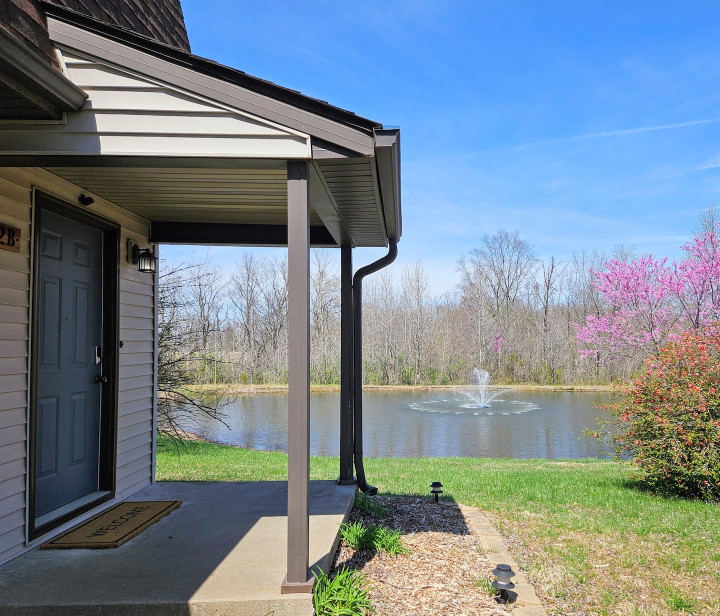 Country Charm Apartment - Marion, IL