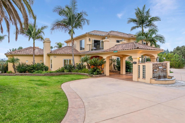 Rancho Sante Fe Estate In Escondido - Escondido, CA