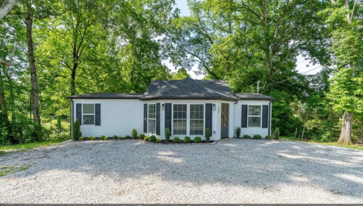 Downtown Cookeville 3 Bed Home! Close To Tn Tech! - Cookeville, TN