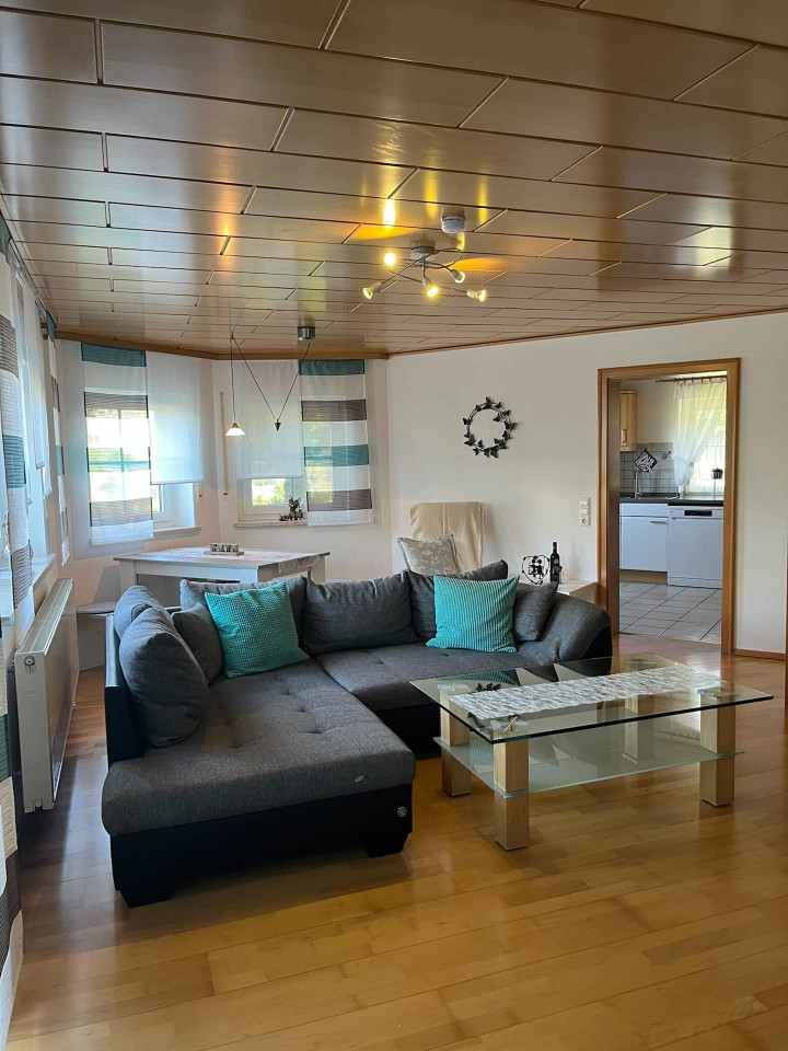 Gemütliche Wohnung Mit Terrasse - Hof