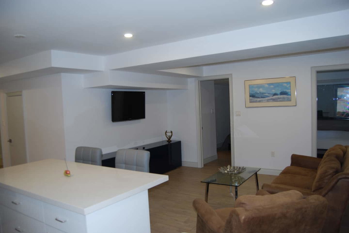 Modern 2-br Basement Apartment - Vaughan