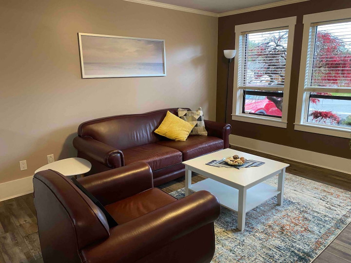 Rnr A 2 Bedroom Self Contained Suite With Kitchen - Campbell River