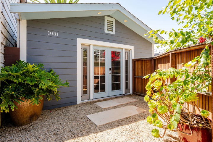 Bright & Beautiful Cottage - Oakland, CA