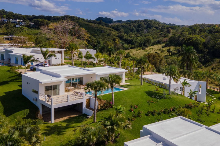 Oasis Tranquille Avec Arbre Paisible Et Vue Partielle Sur La Mer - Sosúa