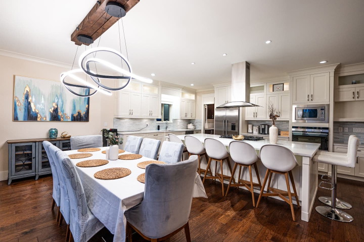 Spacious 4 Bedrooms And A Den Home In Coquitlam - Pitt Meadows