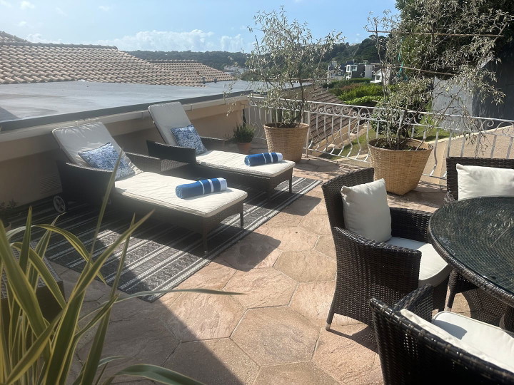 2 Mins Walk From St Brelades Bay Beach - Jersey