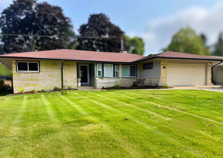 Wauwatosa 3br Getaway | Jetted Tub Near Milwaukee - Brookfield, WI
