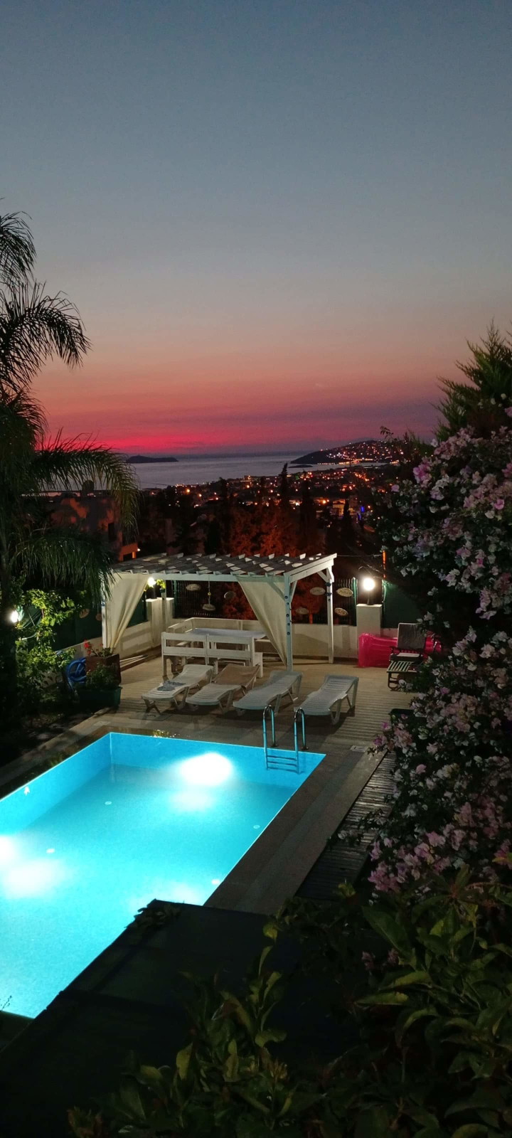 The Pool Belongs Only To Tenants. - Turgutreis