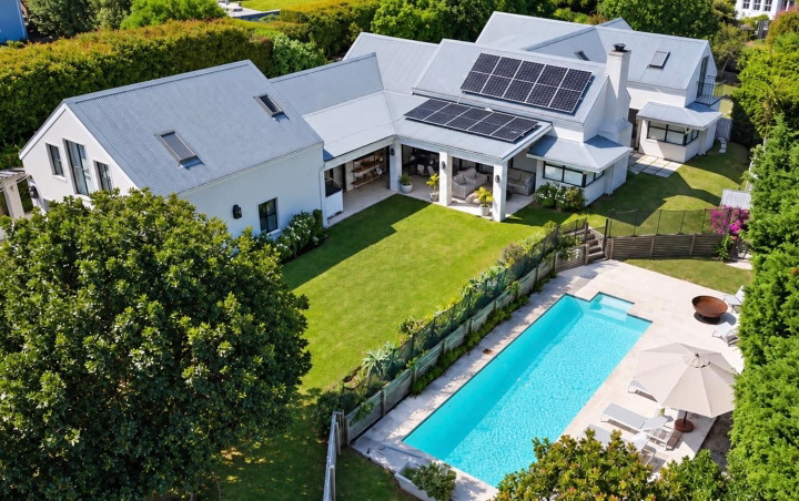 * 10 Sleeper Villa With Daily Housekeeper * - Cape Town