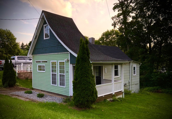 Tiny Home Away From Home - Complete Privacy, Peace - Waterbury, CT