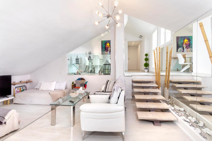 Central Penthouse  2 Min To Train  Parking - Benalmádena