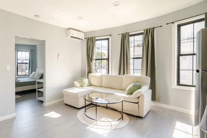 Modern Apartment In Black Rock- - Bridgeport, CT