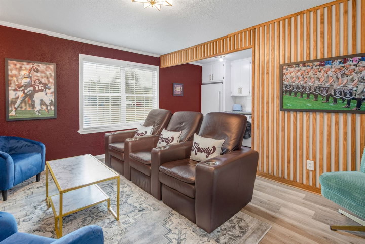 Legends: 1st Floor/2 Bdrm, Walk To A&m, King Beds - Bryan, TX