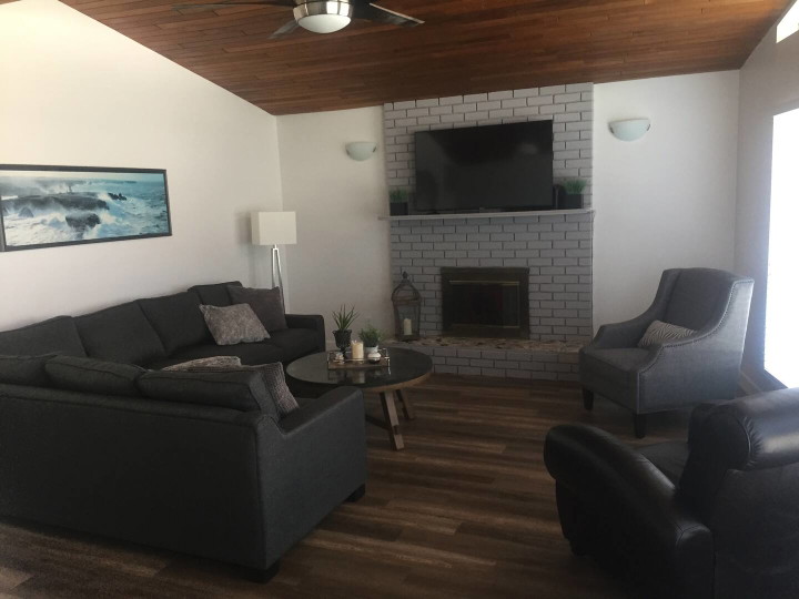 Squamish 4 Bdrm Upper Unit Of House. - Squamish