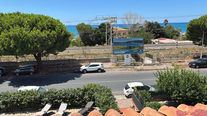 Attico Con Terrazzo Panoramico A 50 Mt Dal Mare - Lago