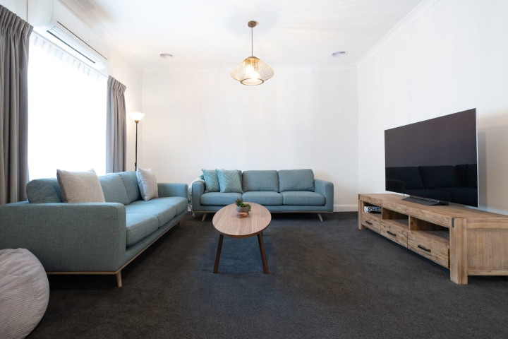 Renovated Delight In Invermay: Wifi & Parking - Tasmania