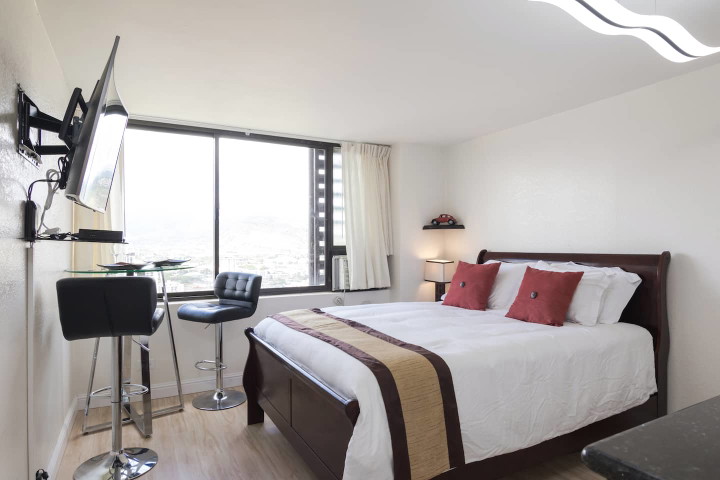 Waikiki Renovated Modern Studio - Kailua, HI